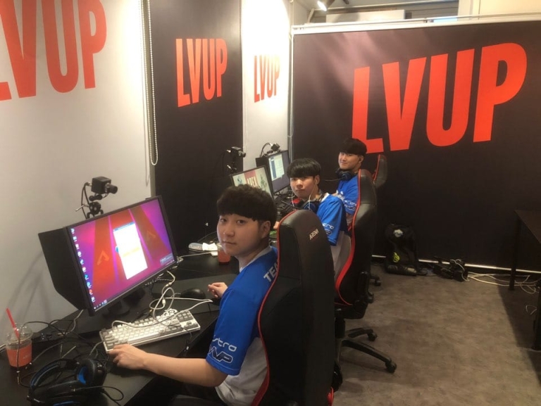 【APEX】mondoの素顔がイケメン!年齢や経歴などプロフィールを公開! | まゆたんの裏話